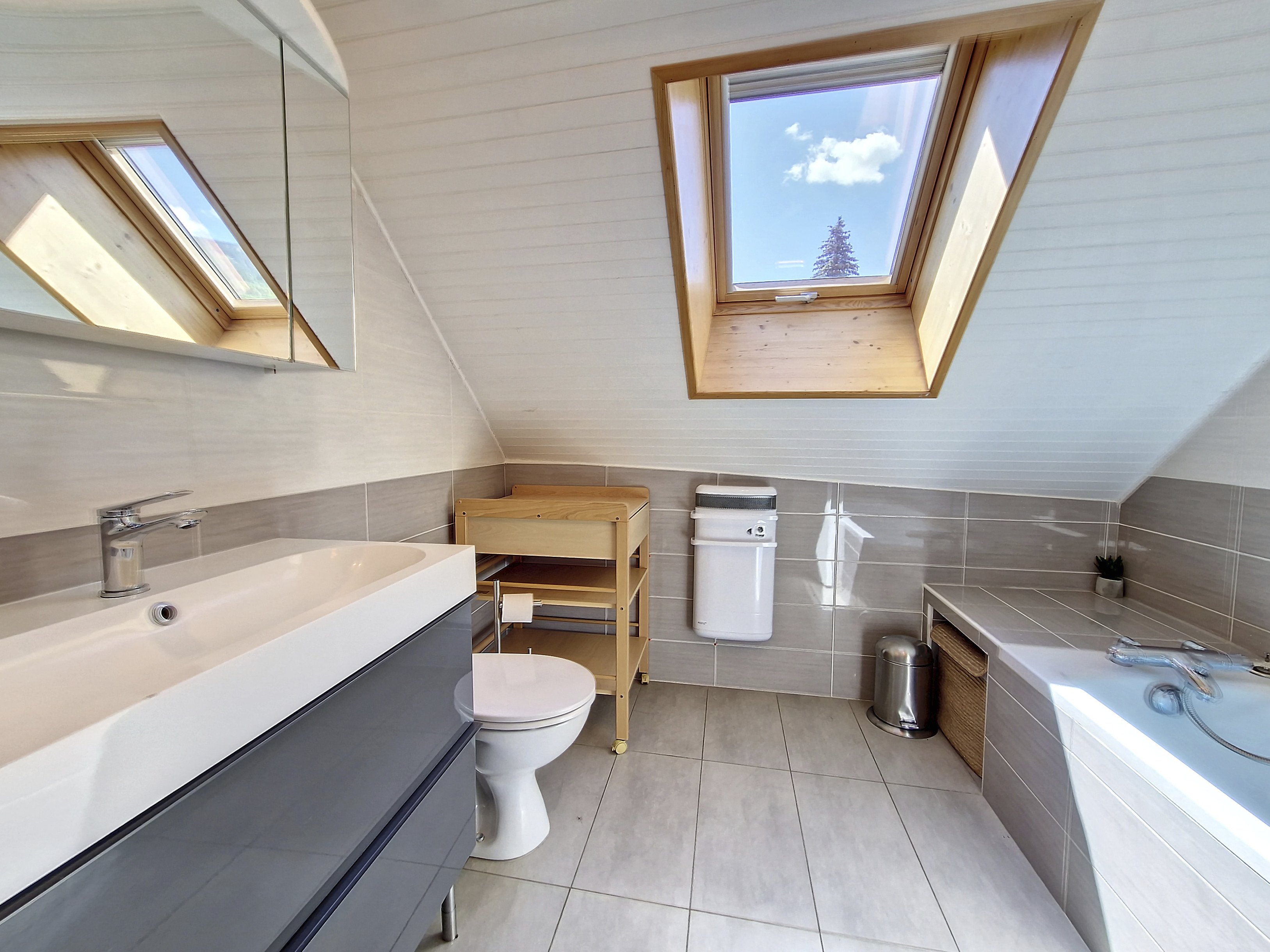 Location Chalet individuel CHAL LE ROSIER - Superbe petite maison ...