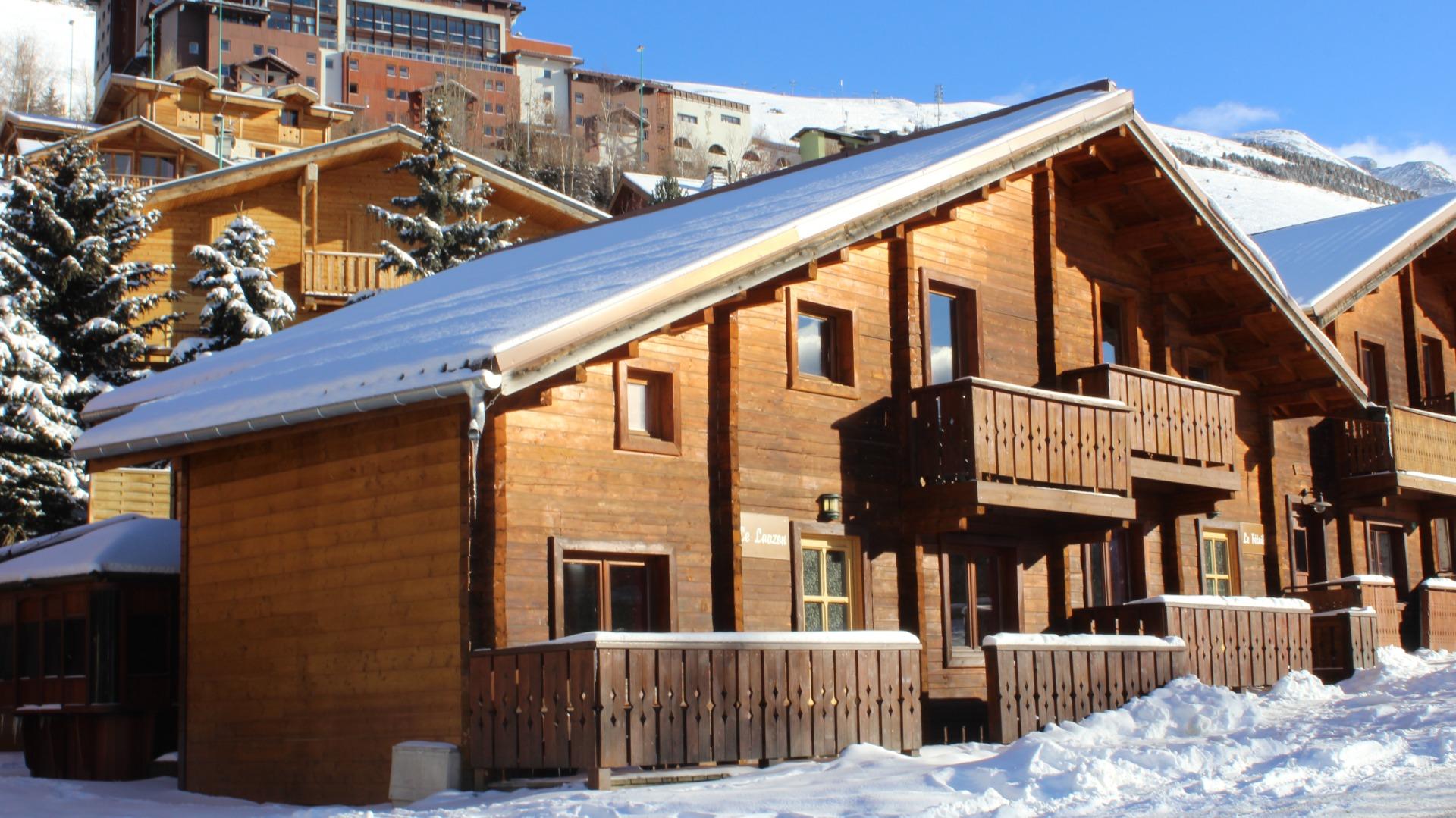 Location Chalet individuel LE LAUZON avec sauna et jacuzzi Les Deux ...